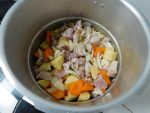 Japanese Curry (Pressure Cooker) (カレーライス) | Thailand 1 Dollar Meals